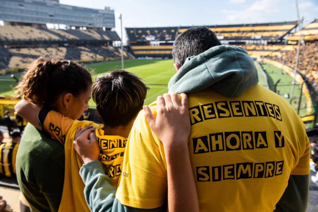 Hommage aux fans du CA Peñarol disparus sous la dictature – Dialectik ...